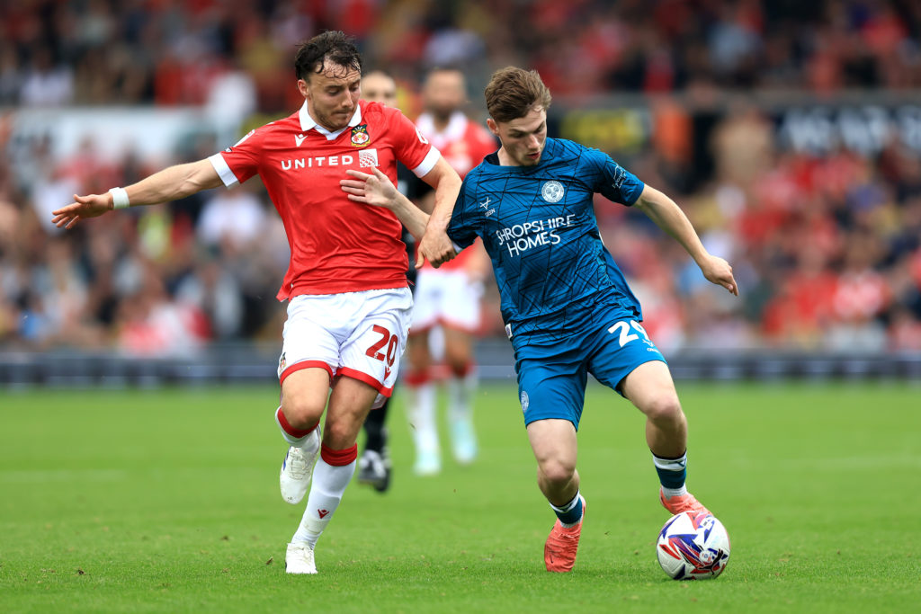 Wrexham summer signing sends 'difficult' message to Phil Parkinson over ...