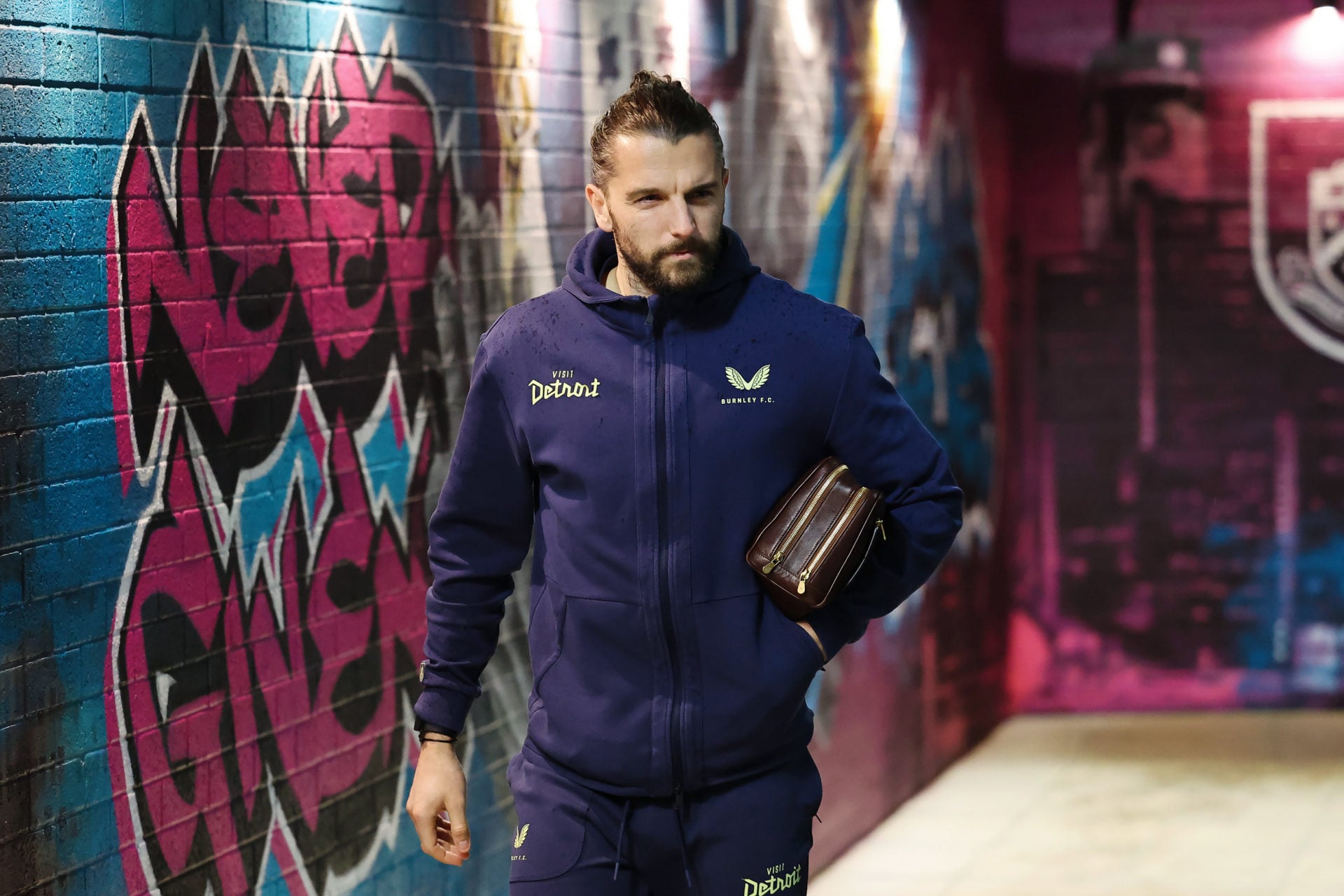 Jay Rodriguez welcomed to Wrexham in extremely bizarre fashion by ...